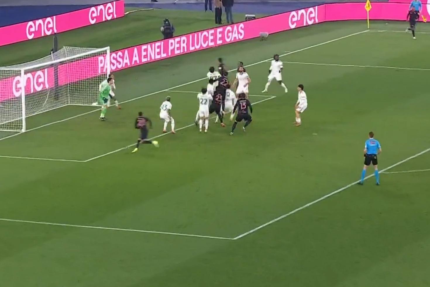 Emirhan, Roma'yı 90'da yıktı