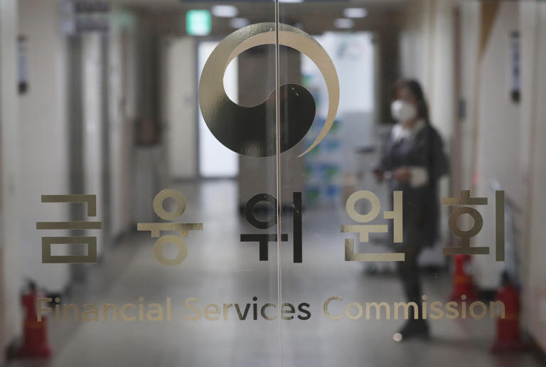 South Korea caps, splits insurance commissions over seven years