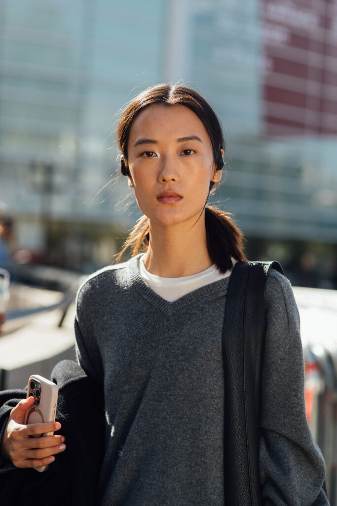 Olio di moringa: come usarlo per una pelle morbida e capelli splendenti