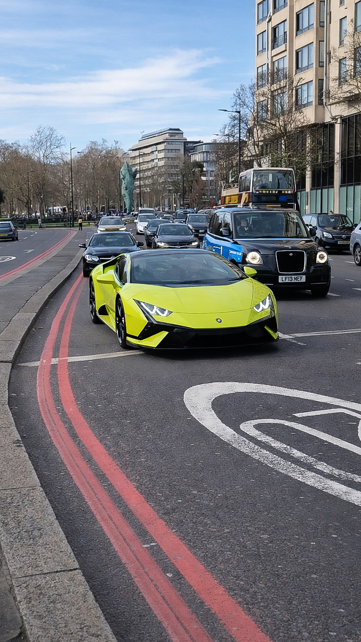 This Lamborghini brightens up the street