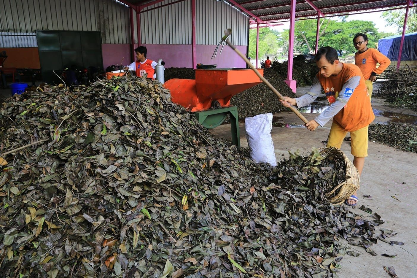 Olah sampah organik jadi kompos, DLH Surabaya hemat anggaran hingga Rp ...