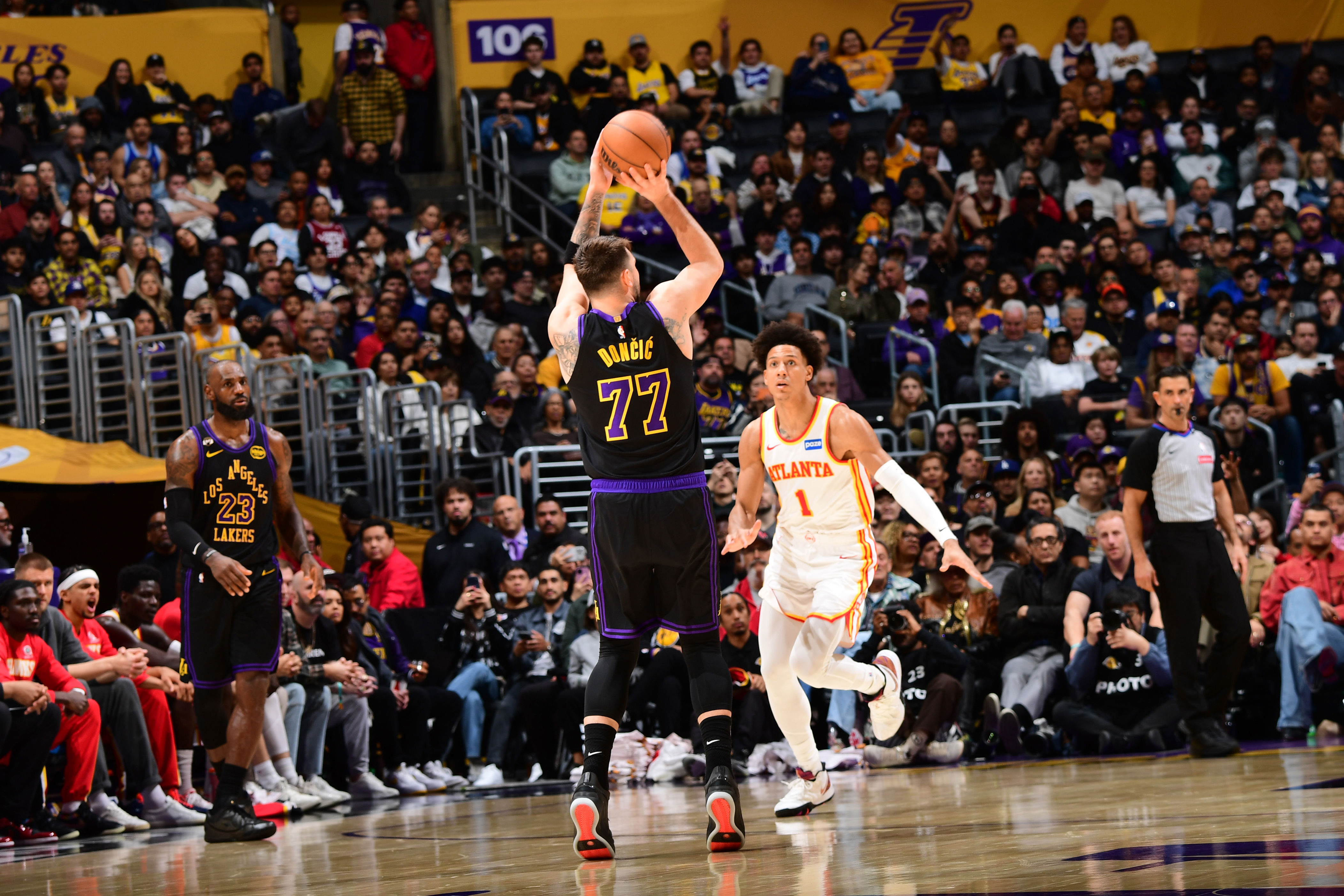 Lakers finally found their shot again against Hawks