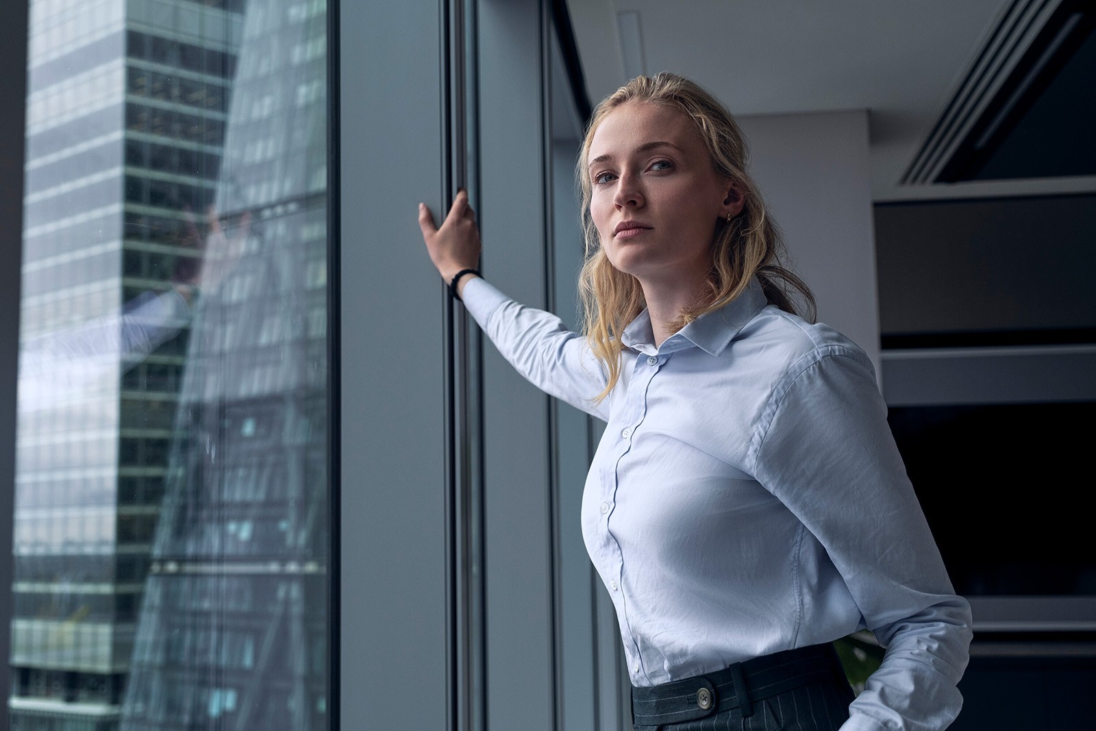 Sophie Turner, woman of Steal dans la nouvelle série Amazon