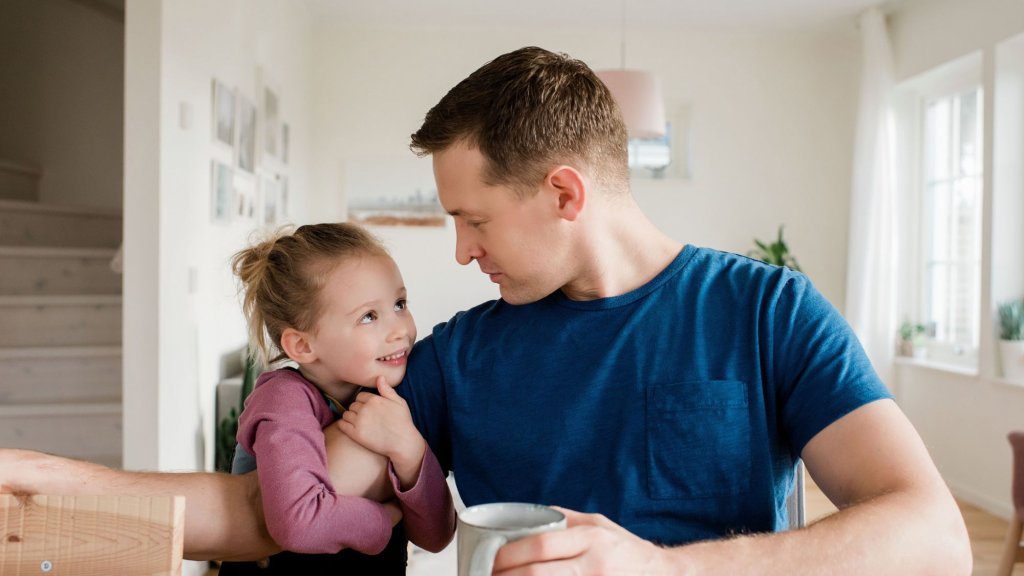 « Demande à ta mère » : une phrase anodine… ou pas