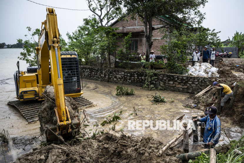 Kementerian PU percepat penanganan tanggul jebol sejumlah wilayah Jawa ...