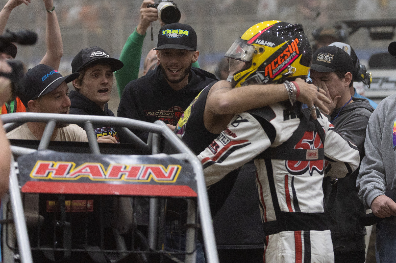 Blake Hahn scores prelim night win for Chili Bowl's first family