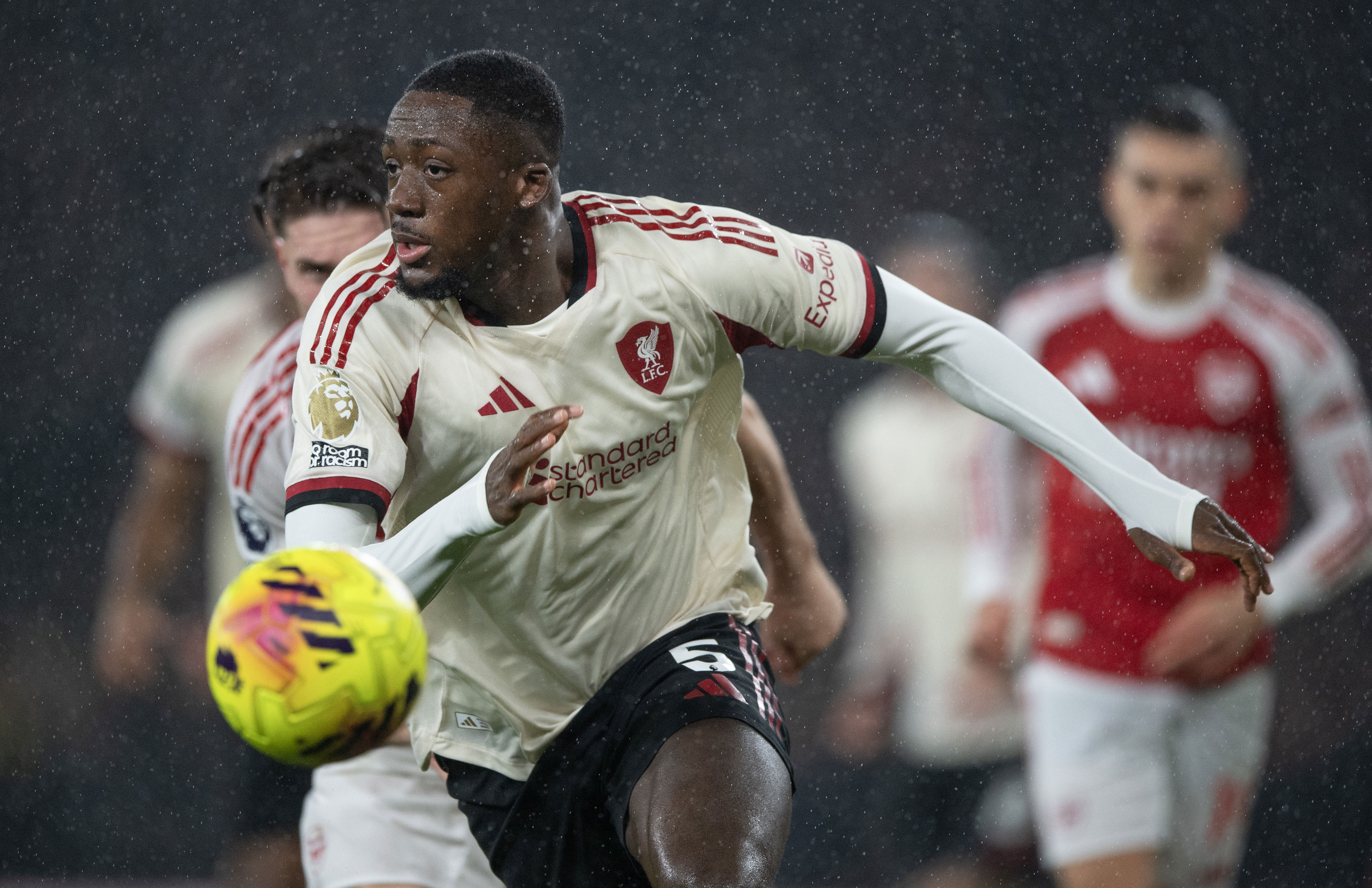 Rumour Mongering: Centre-Back to be Focus of Summer