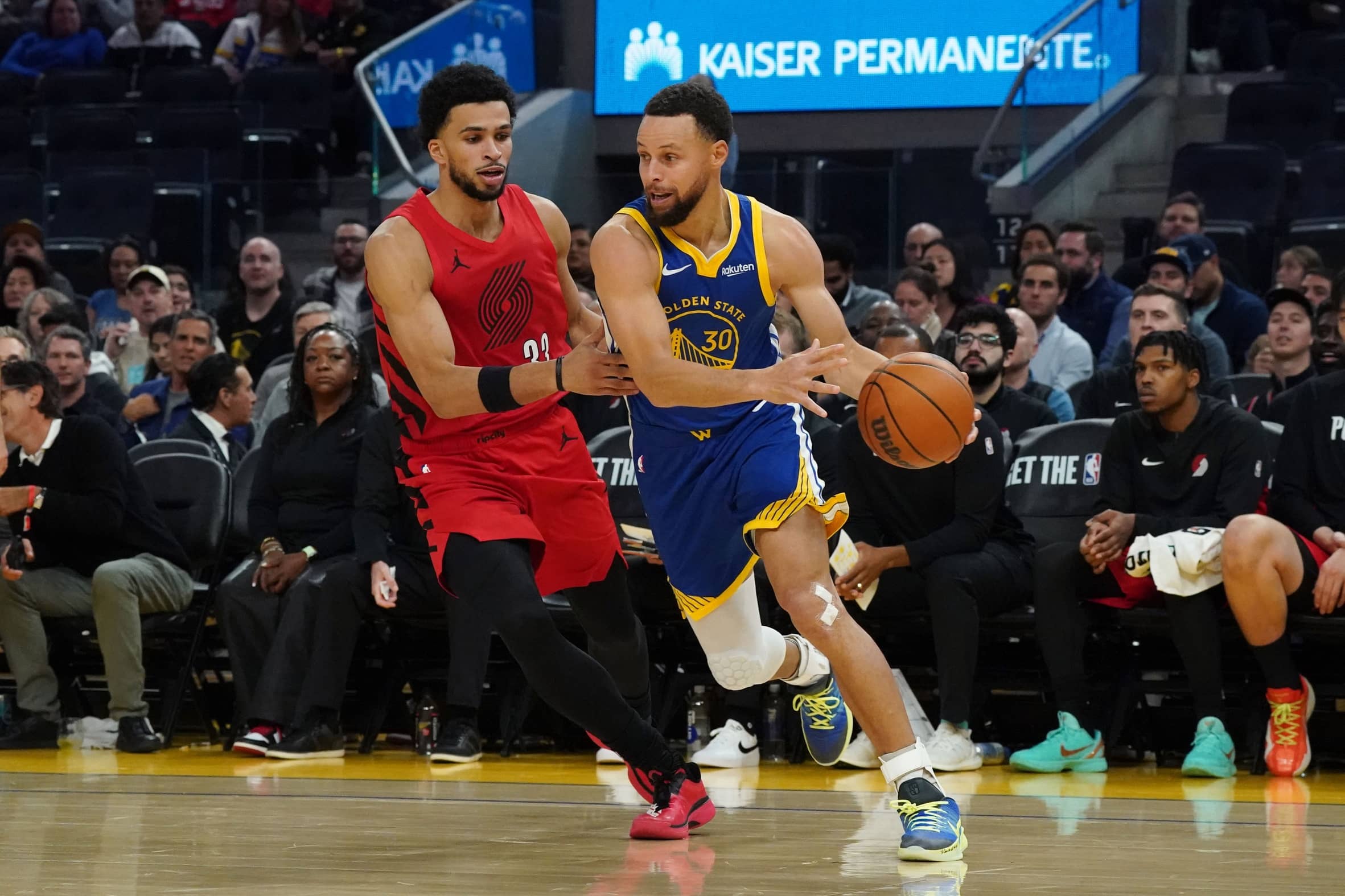 Warriors player ratings: Stephen Curry turns playmaker in blowout win ...