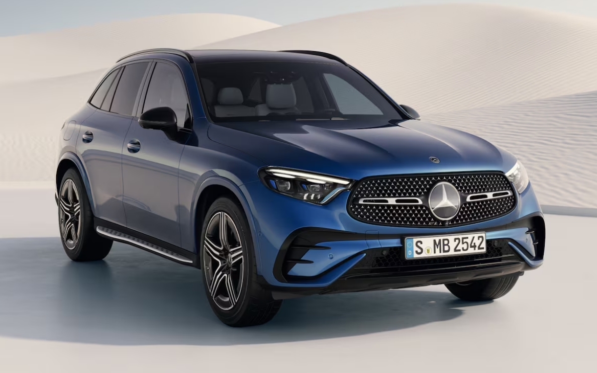 Mercedes drukt op de rem van zijn zelfrijdende functies