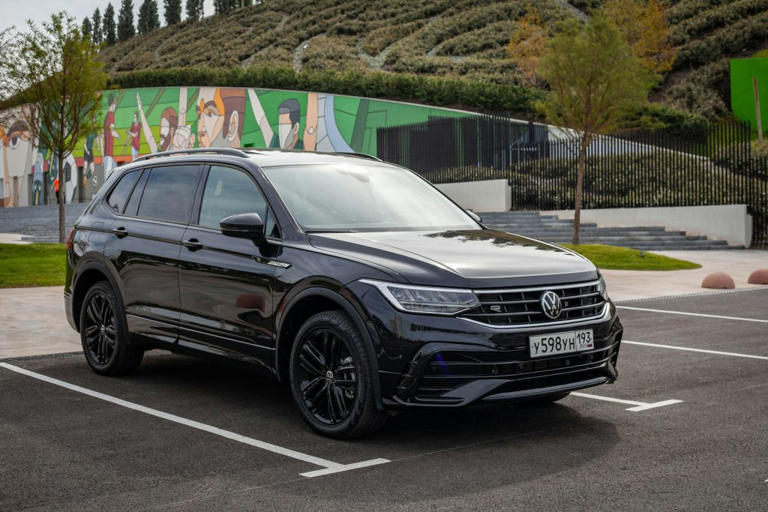 VW’s first extended-range vehicle is a massive ‘land yacht’