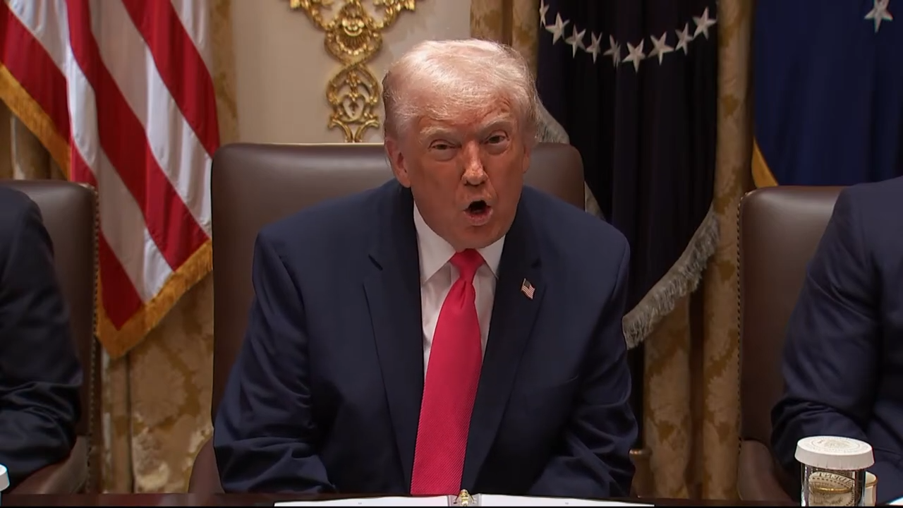 'I'm a smart person, not a stupid person': Trump brags to 'fake news ...