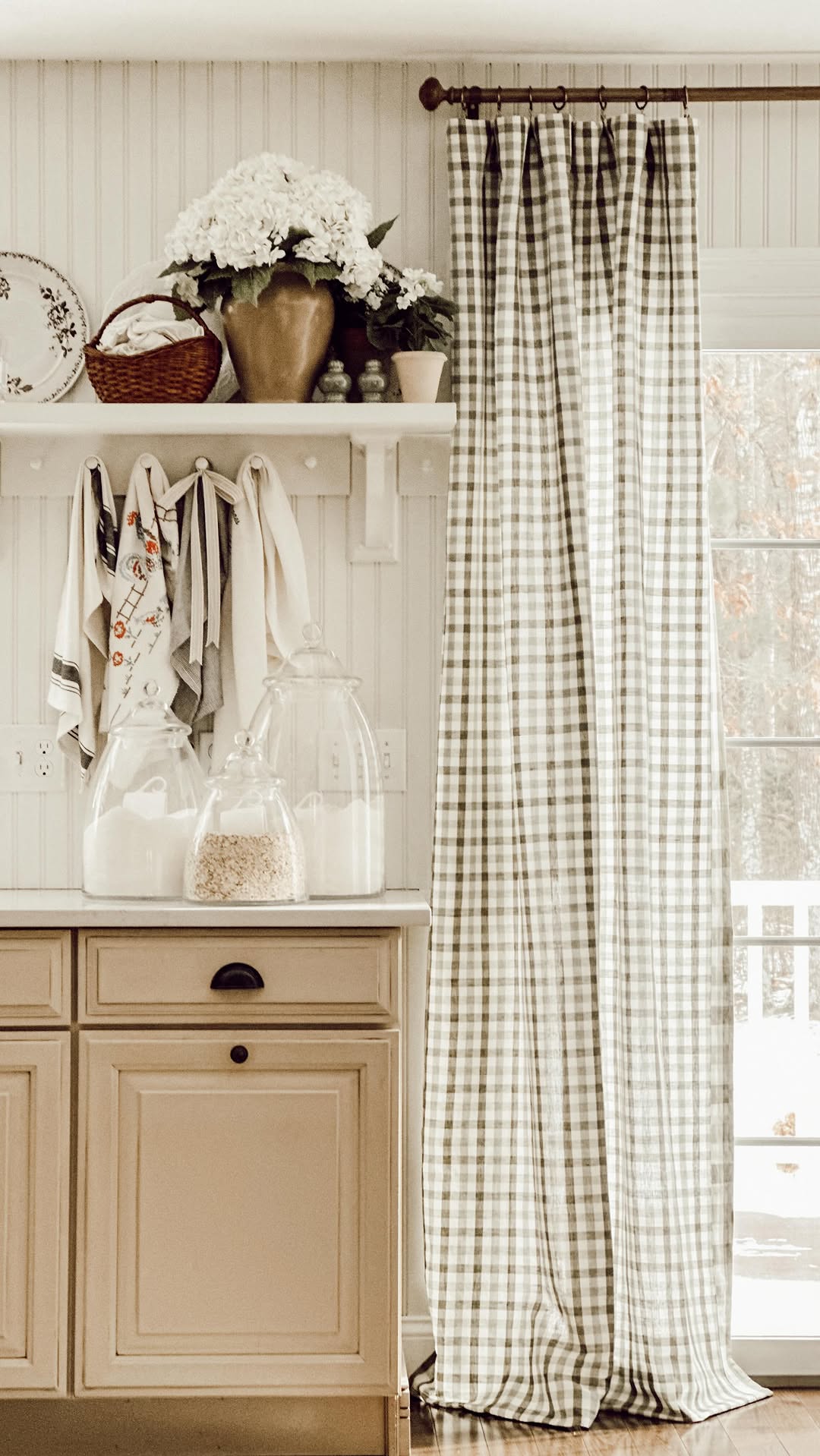 A cottage kitchen that defines home sweet home