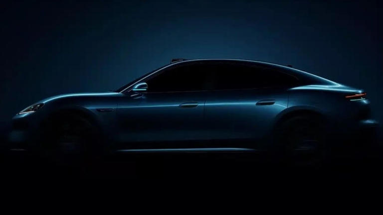 Il clone cinese della Porsche Taycan costa 24.000 euro: com'è