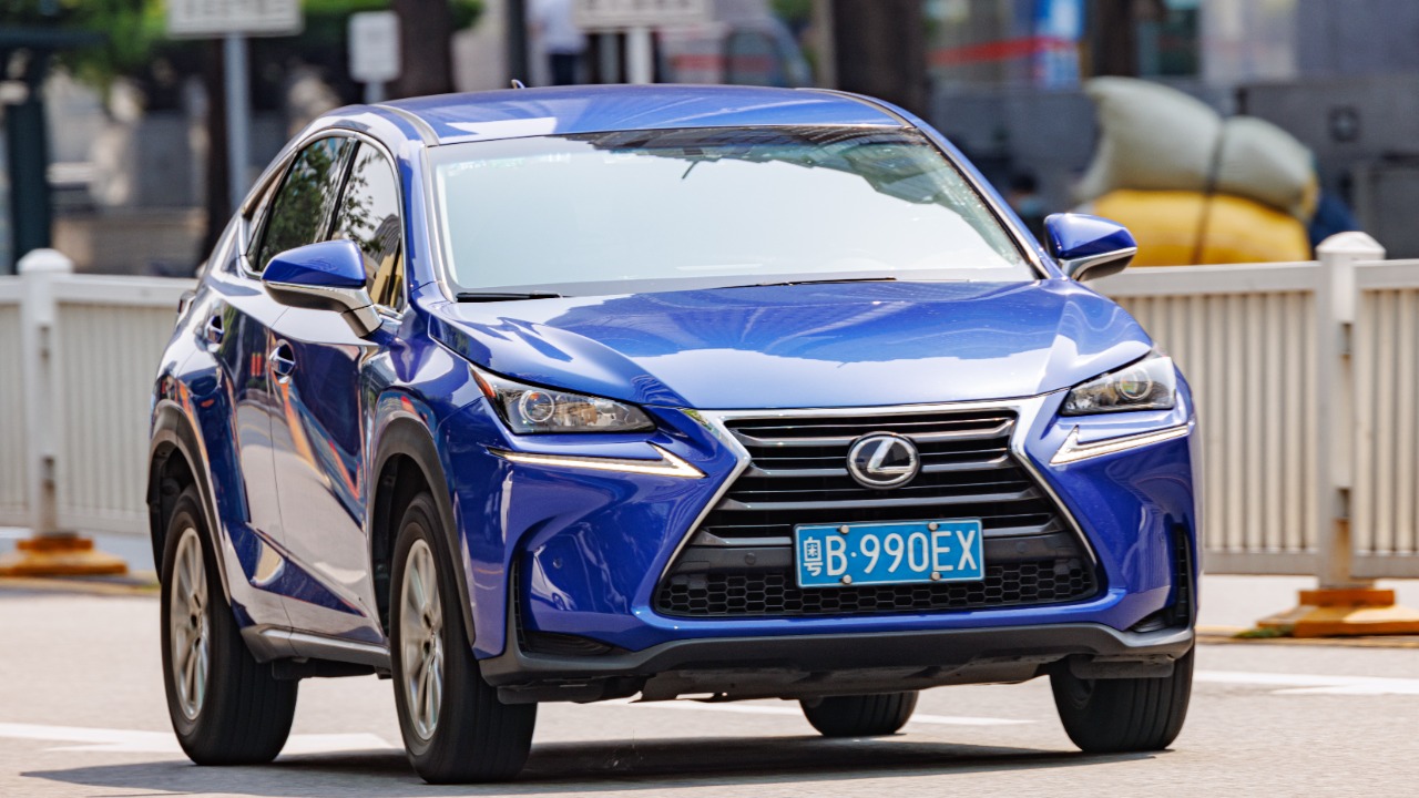 How the 2014 Lexus IS sharpened its edge