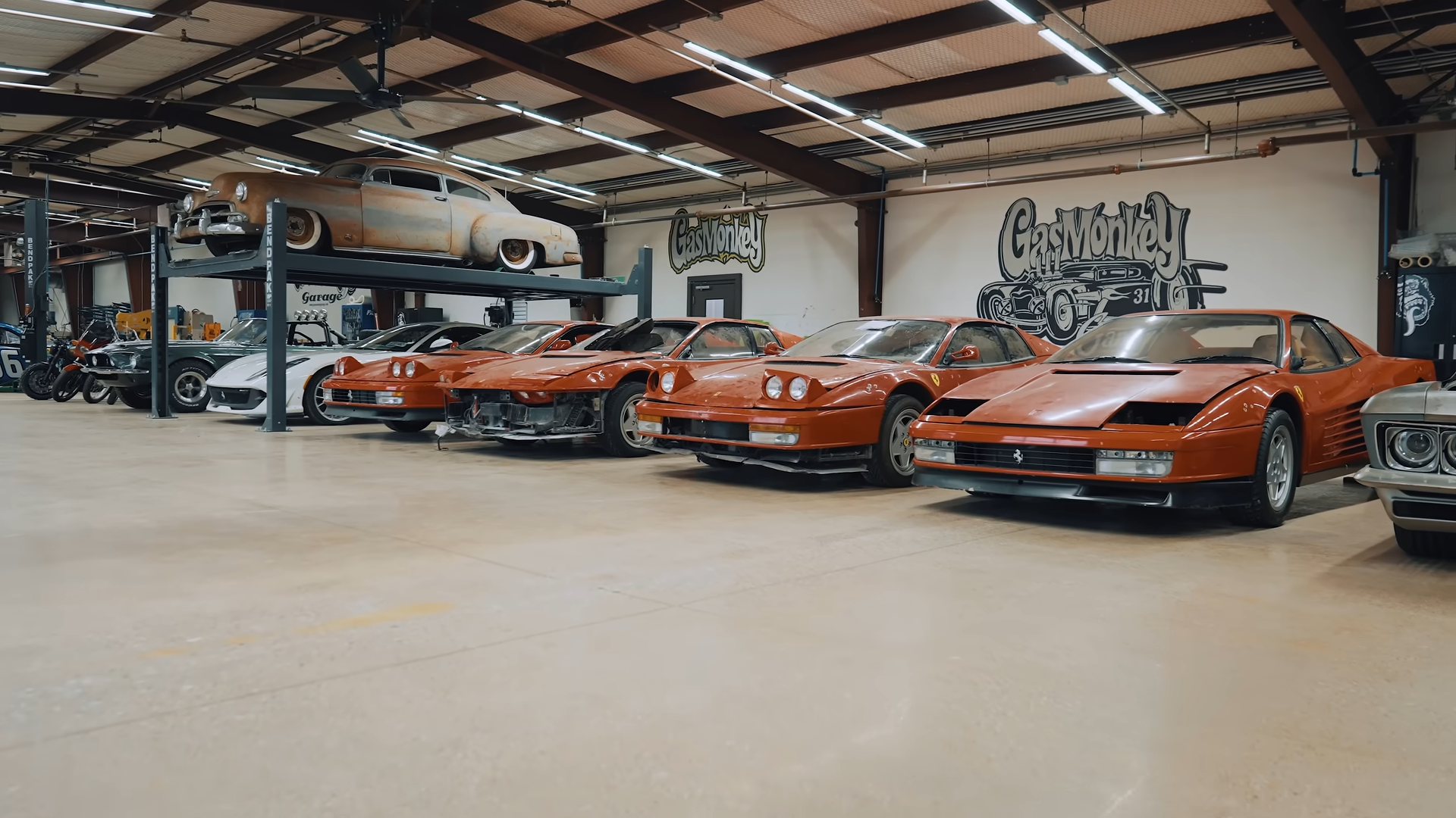 5 Ferraris arrived in container... and they are damaged