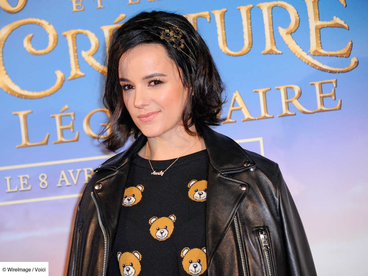 Alizée revient à ses débuts avec sa coupe signature des années 2000
