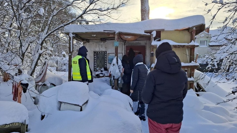 Zima jest bardzo groźna dla osób bezdomnych. Kolejna akcja policjantów ...