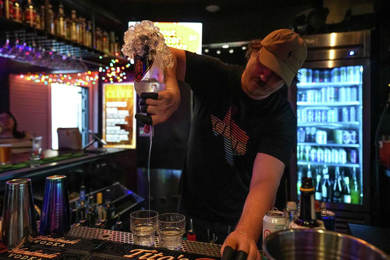 Dry January can boost sleep, mood and heart health, research finds