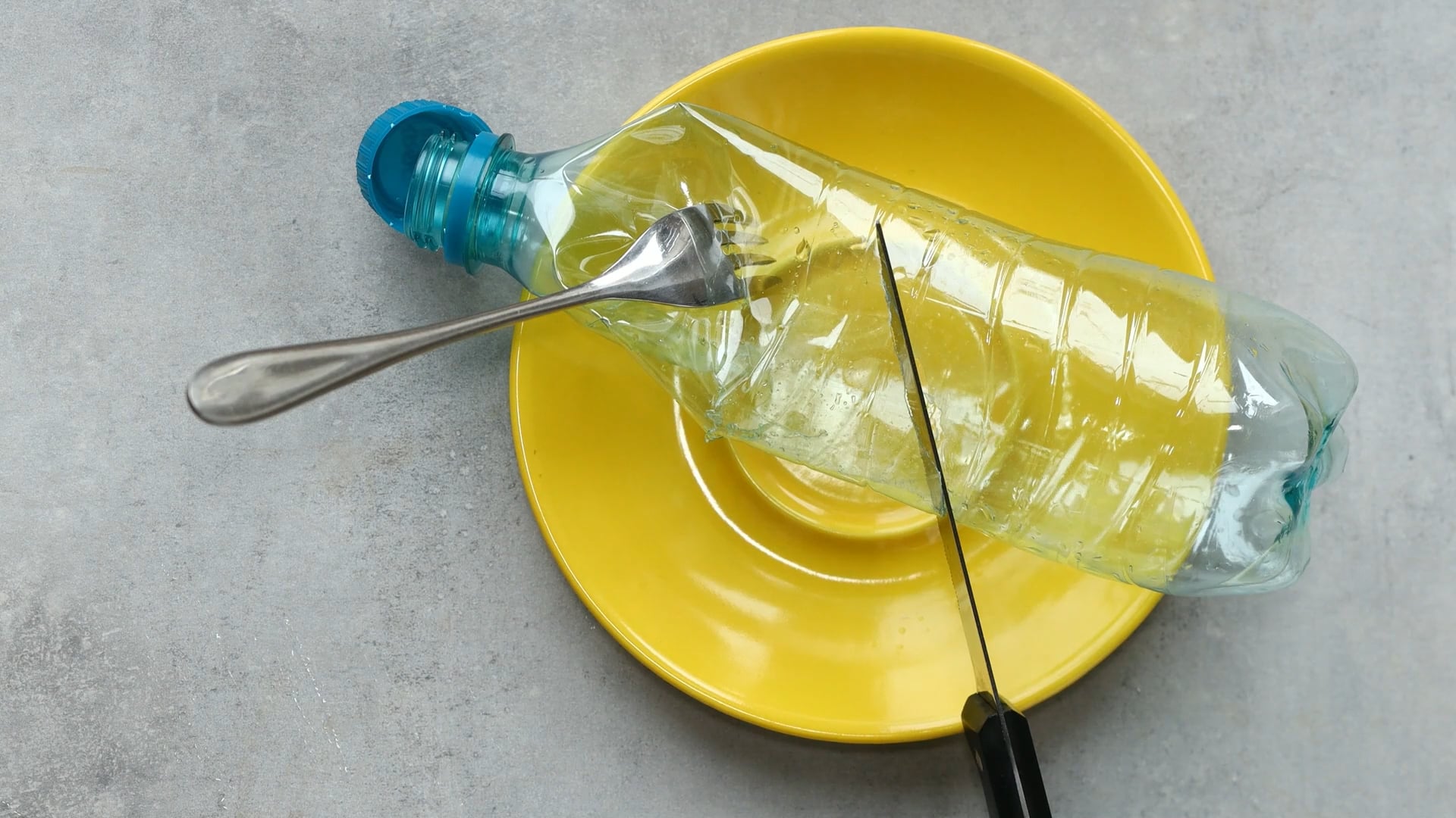 You're eating 52,000 plastic particles yearly but fiber might flush ...