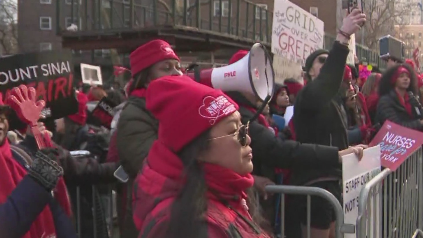 NYC nurses accuse Mount Sinai of lying about firings; hospital fires back