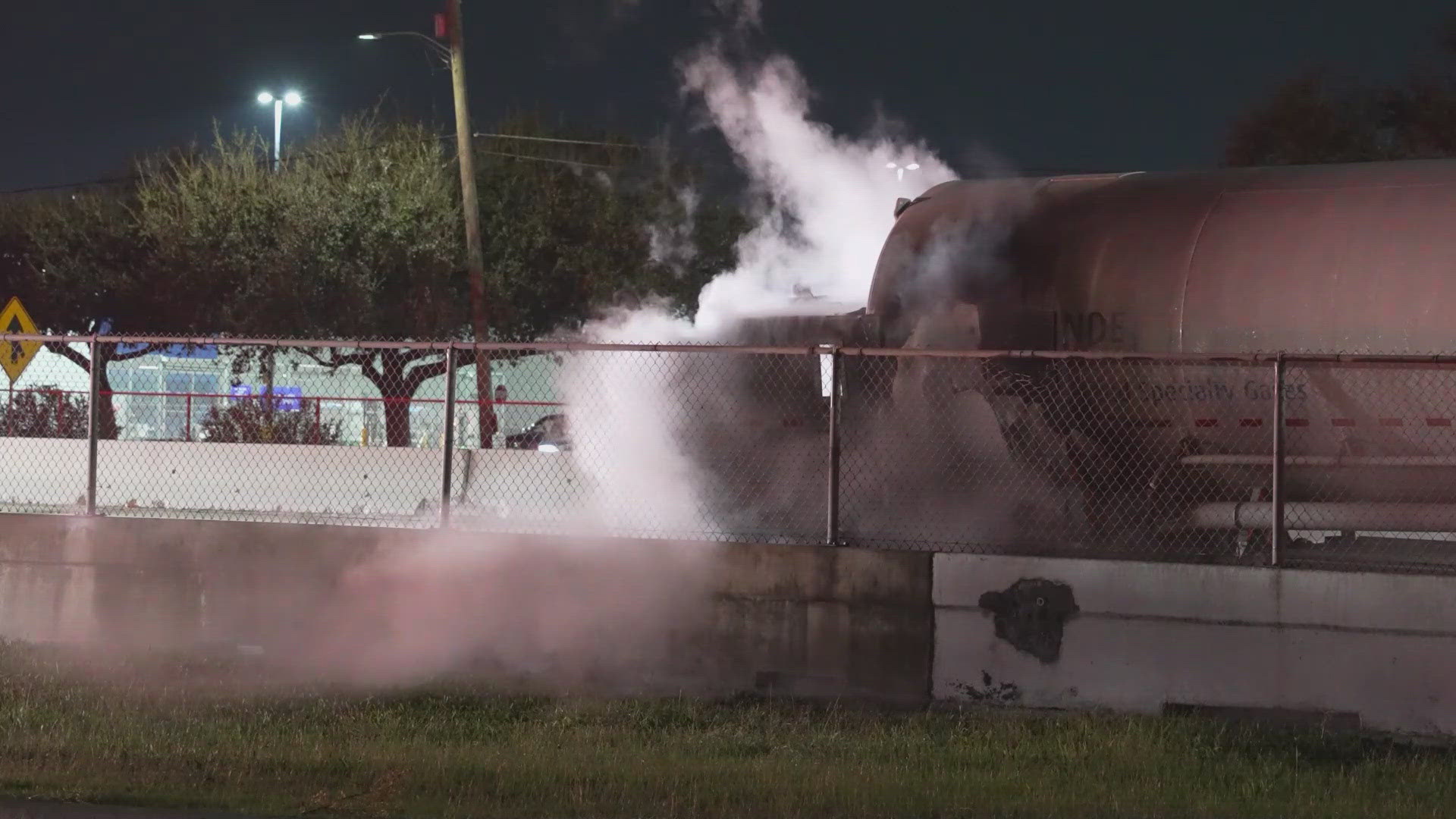 Beltway 8 back open after hazmat response to tanker fire near Beechnut