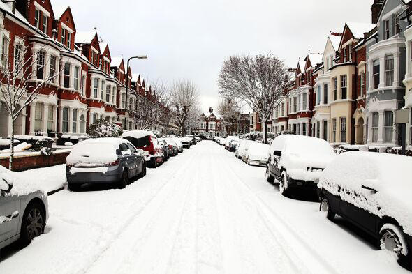 UK snow maps show exact date huge 563-mile blizzard to batter 27 ...