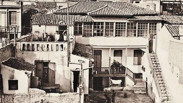 ΥΠΠΟ: Αναδεικνύονται οι αρχαιότητες της «Οικίας Κοκοβίκου» στην Πλάκα
