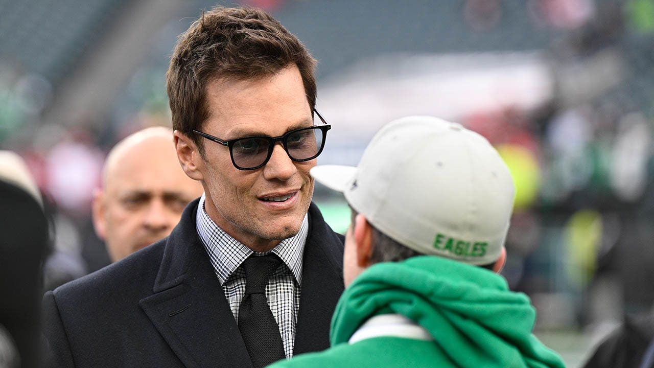 Tom Brady talks Aaron Rodgers' possible retirement, improving in ...