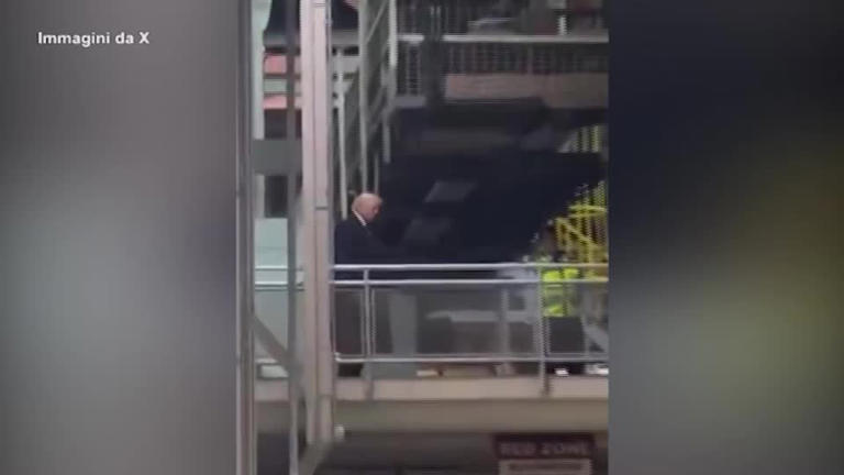 Detroit, operaio insulta Trump: il presidente USA risponde con un ...