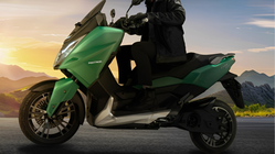 Polytron Fox 500 electric maxi skuter listrik lokal punya tenaga 5.000 ...