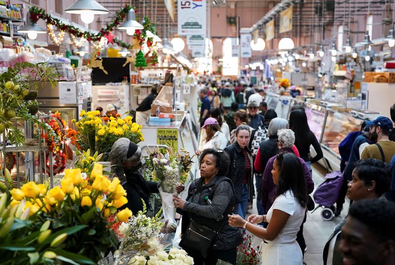 Analysis-Trump runs into limits of presidential power on lowering prices