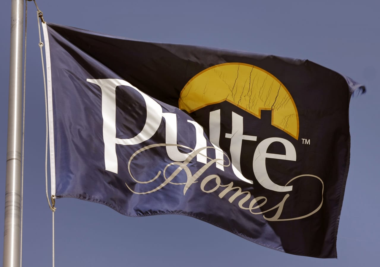 DR Horton, Lennar, other home builder stocks hit as Pulte slams buybacks