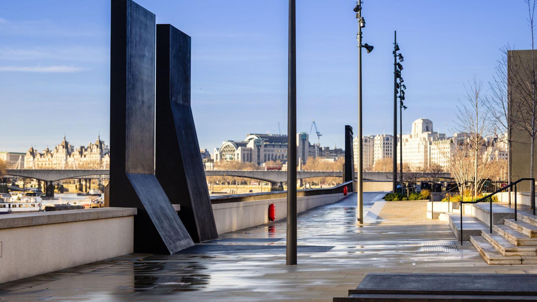 Thames public space opens on sewer building site