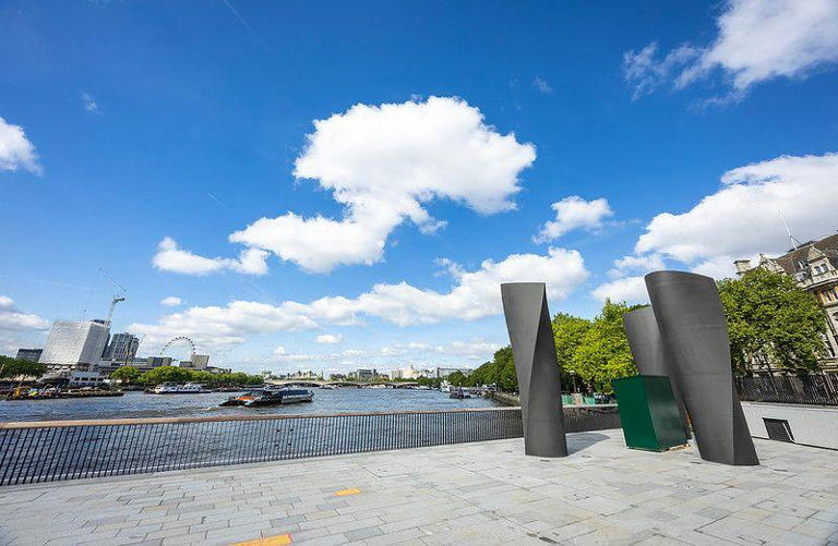 Thames public space opens on sewer building site