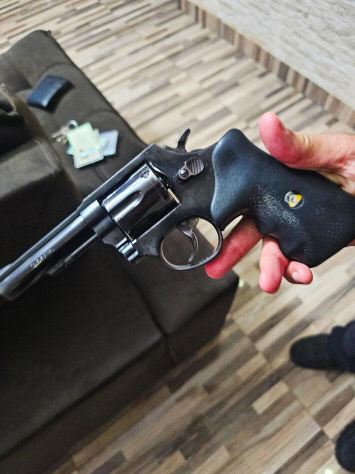 Banco Master: PF bloqueia R$ 5,7 bilhões e apreende carros de luxo ...