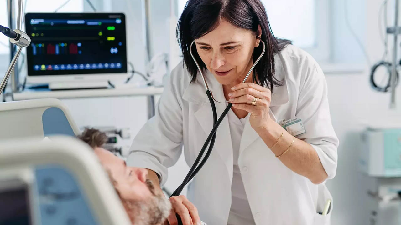 Heart surgeon reveals four key habits to avoid after age 40