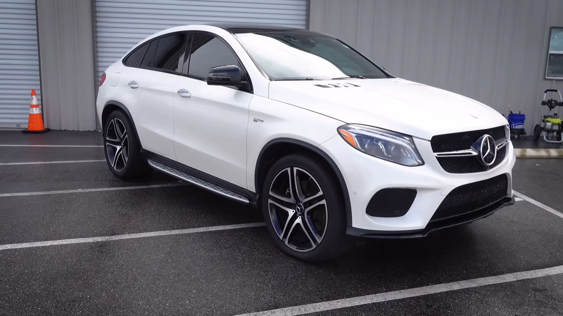 I rented a $100k Mercedes...and fixed it without the owner knowing