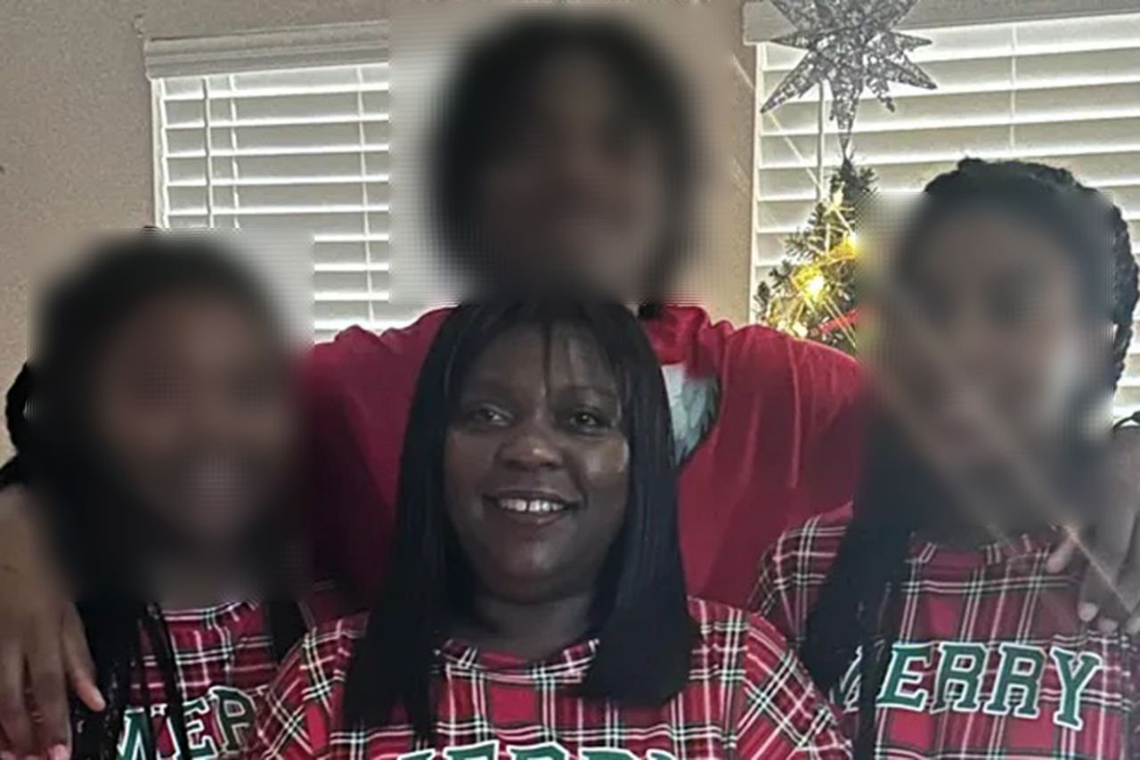 Mom of 3 dies after suffering a brain aneurysm while driving and ...