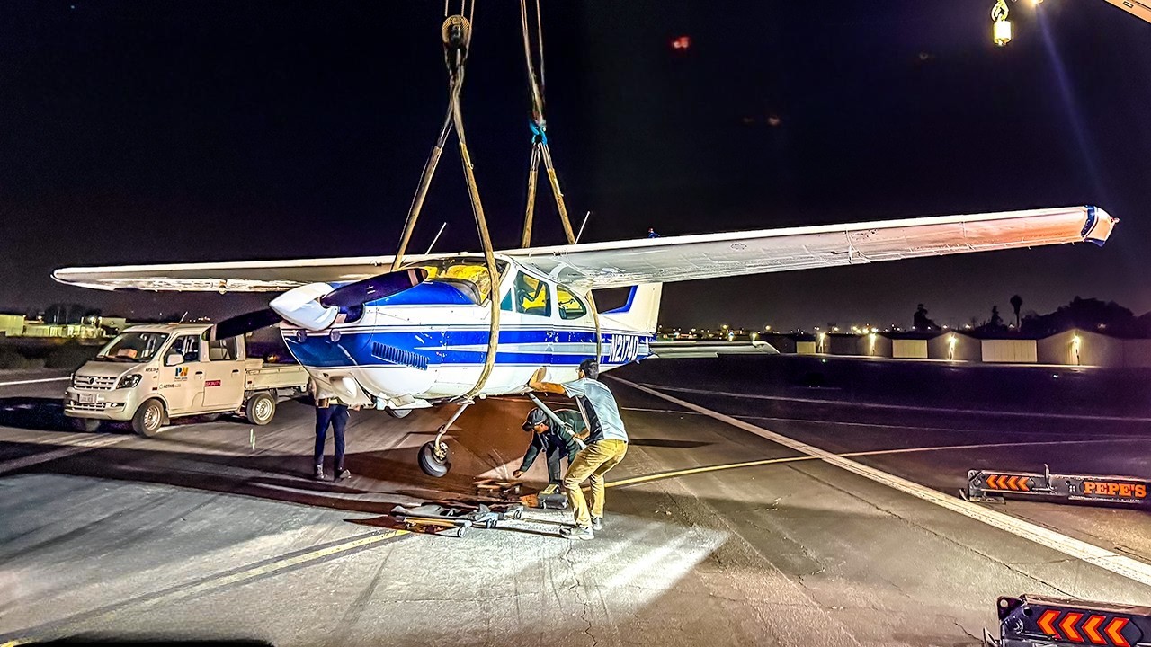 Quick thinking pilot saves Cessna after landing gear failure