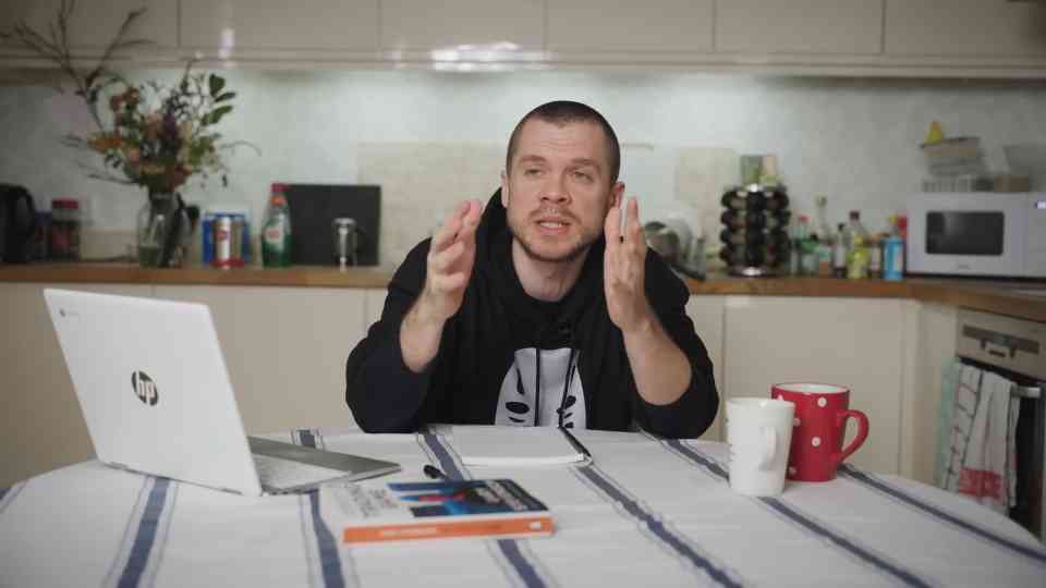 Why voting left or right changes nothing