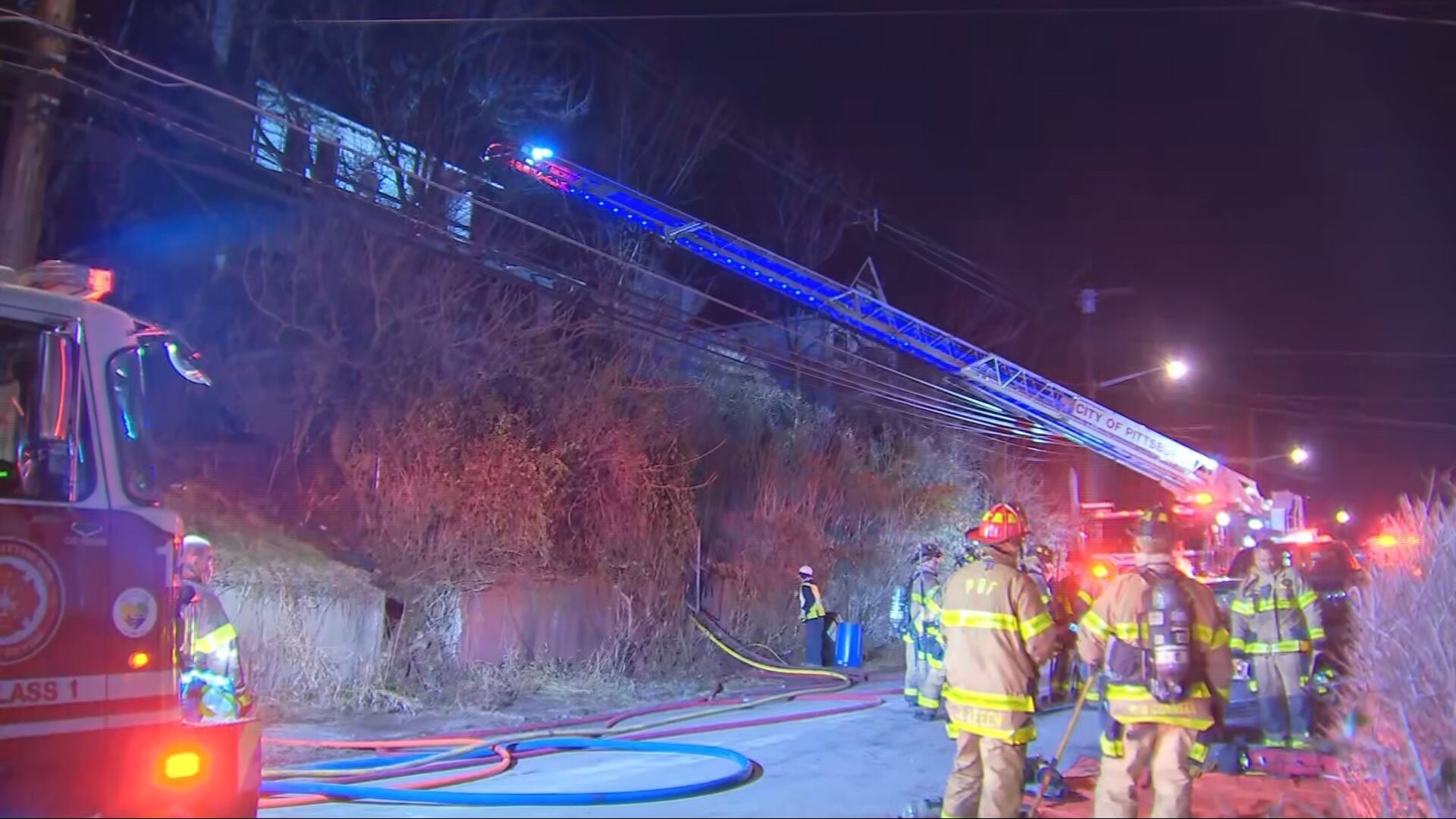 Man dead, his wife hospitalized after Pittsburgh house fire