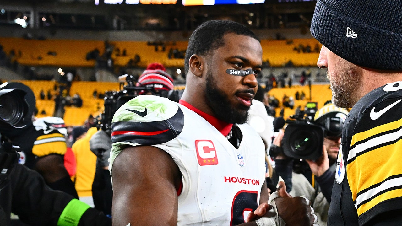 Texans star wears apparent pro-Palestine message on eye black during ...
