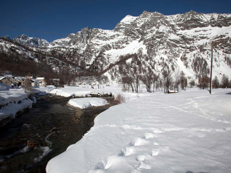 Ferrovia Vigezzina-Centovalli: il treno panoramico più bello si tinge ...