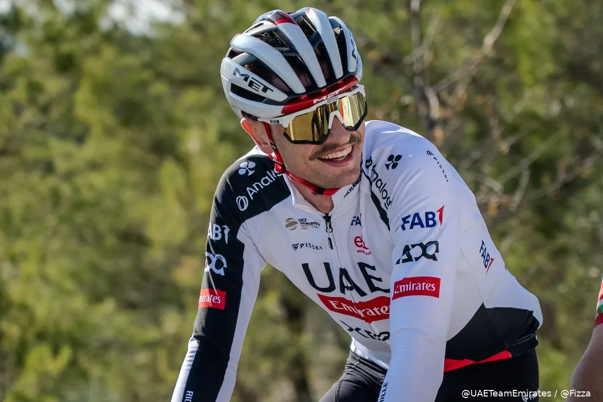 Jay Vine being Jay Vine: "For anyone questioning why I threw my race aside and pulled for the ...