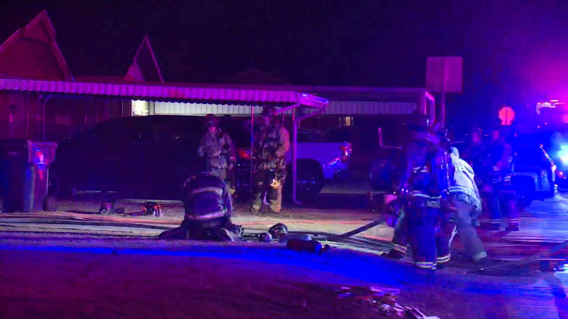 Homeowners and pets escape southwest Oklahoma City house fire