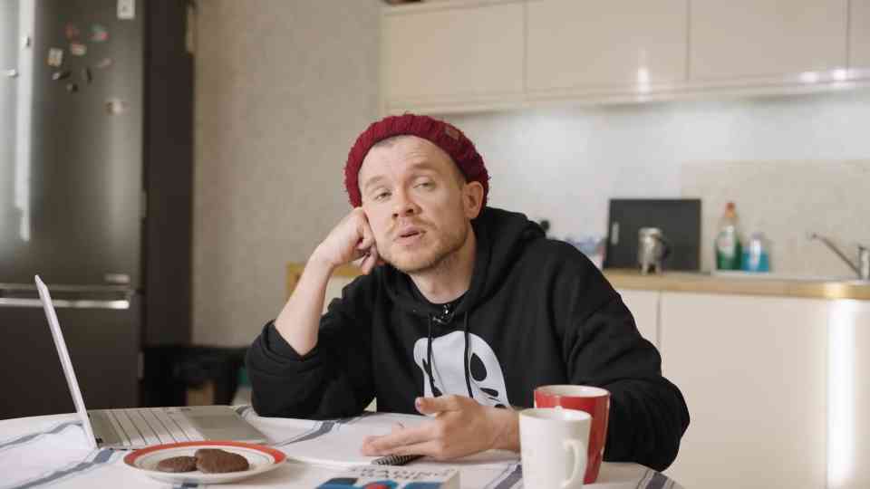 How the rich get richer while the middle class shrinks