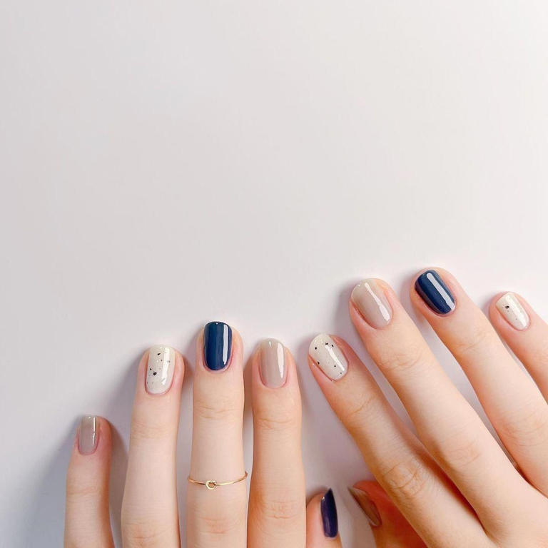 7 inspirasi nail art 3 warna yang cute dan aesthetic