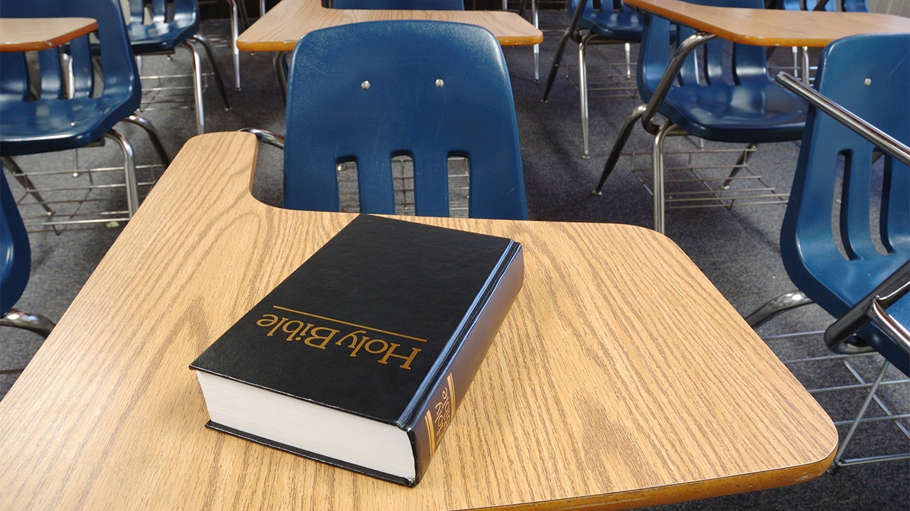 Washington school district forces students to hide Bibles in backpacks ...