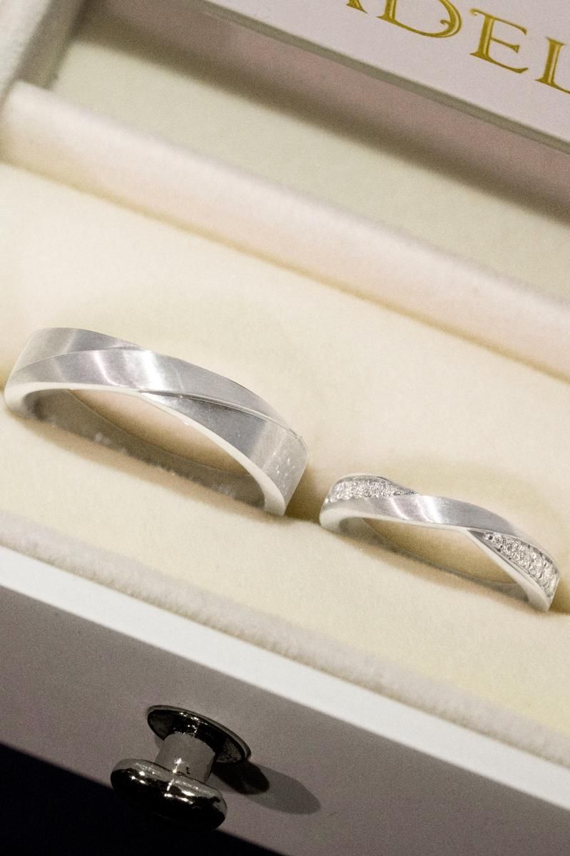 Detail perhiasan pernikahan Patricia Schuldtz, istri Darma Mangkuluhur