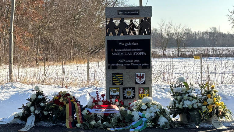 Gedenken in Lauchhammer: Stele für getöteten Polizisten sorgt für ...